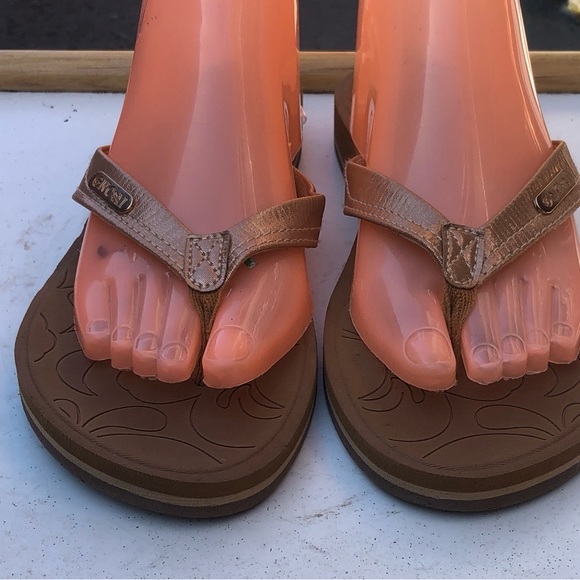ncai | Shoes | Ncai Womens Metalic Gold Thong Flip Flop Tan And Brown ...